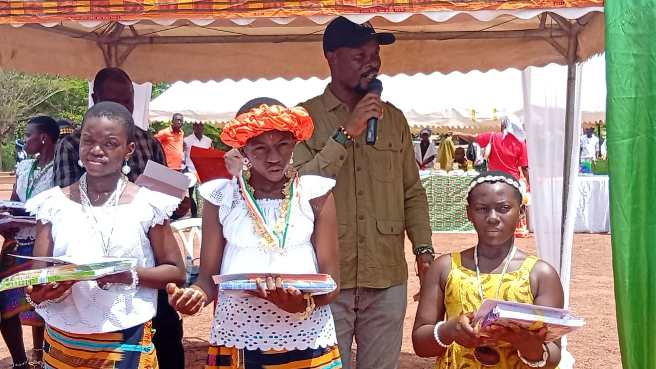 Journée de l’excellence à Sikensi: Kopro Amani Vincent redonne espoir à ...